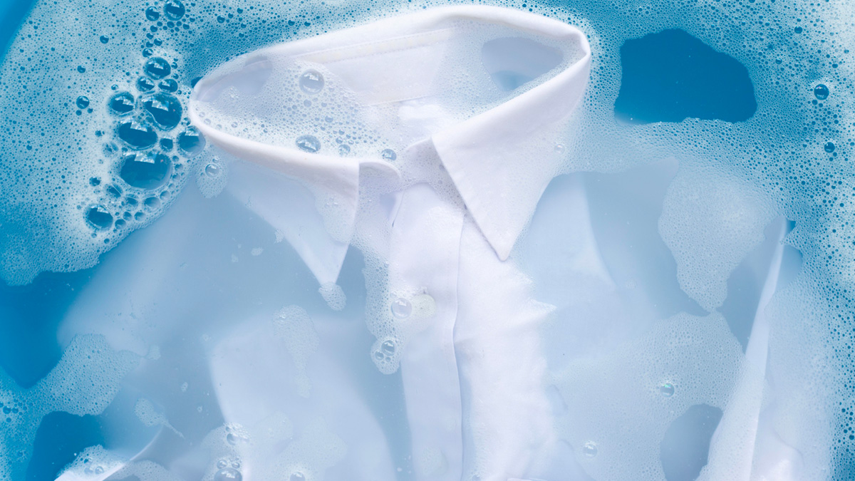 Eau de Javel : Histoire, propriétés, utilisations et risques