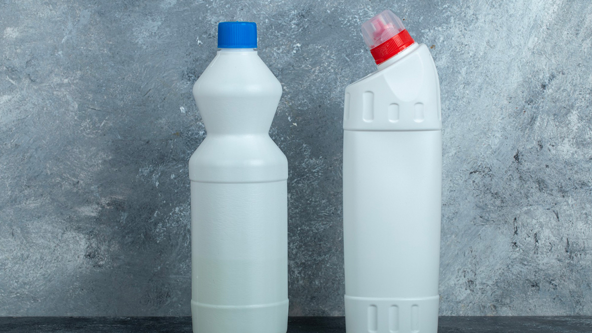 Eau de Javel : Histoire, propriétés, utilisations et risques